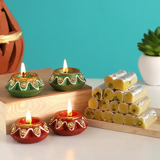 Buy/Send Diwali Diyas & Kaju Rolls Combo Online- FNP