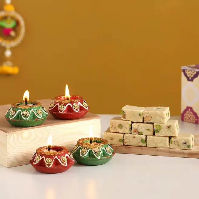 Buy/Send Diwali Diyas & Mewa Bites Combo Online- FNP