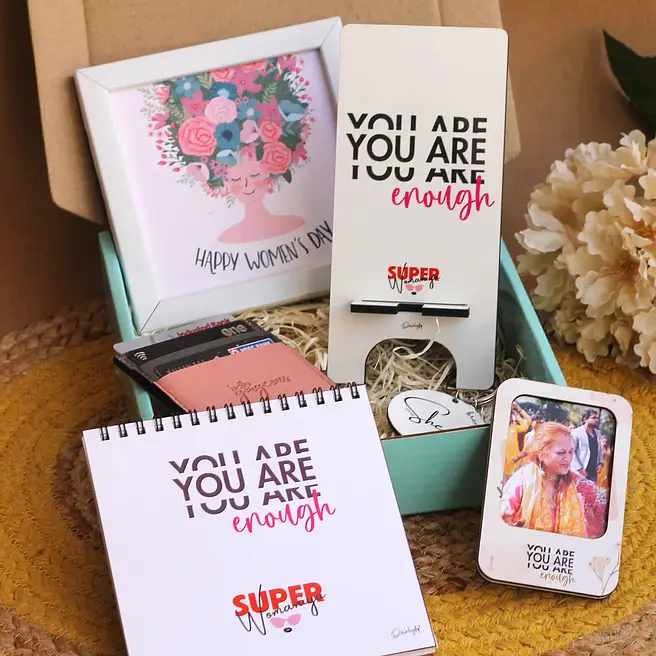 Buy/Send Personalised Essential Little Trinkets Gift Box Online- FNP