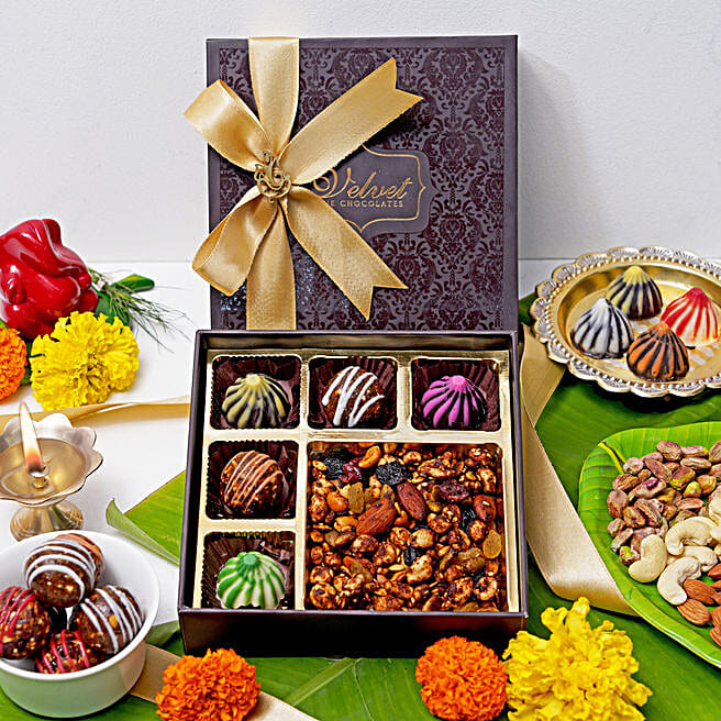 Buy/Send Modak Magic and Sweets Box Online- FNP