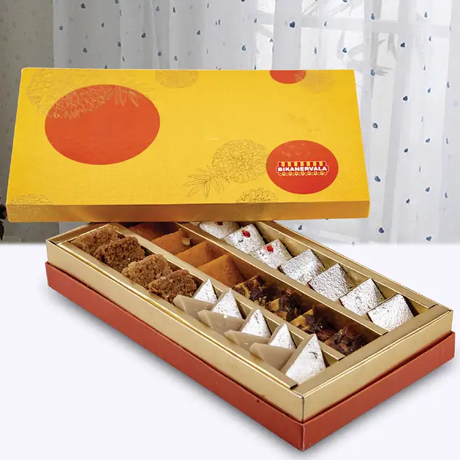 Kaju Khoya Mix Sweets Box uae | Gift Kaju Khoya Mix Sweets Box- FNP