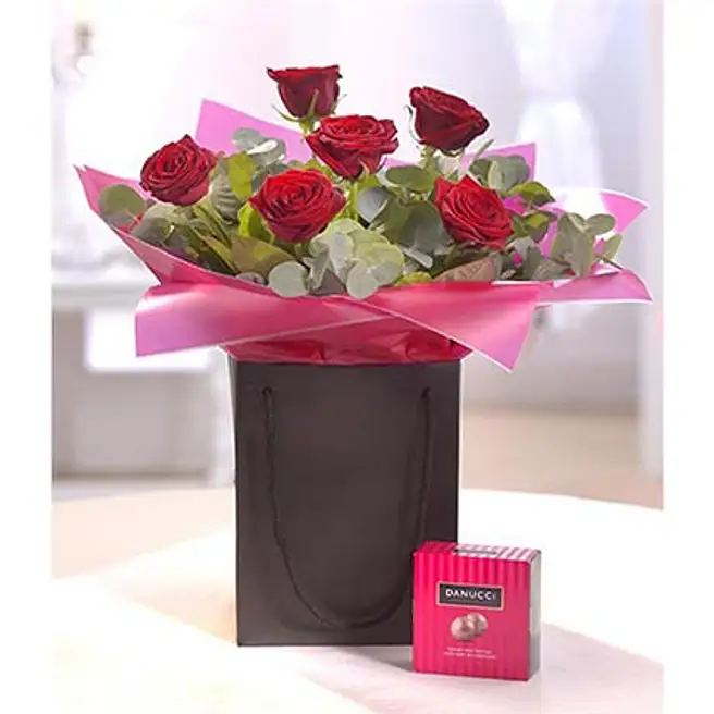 Be Mine Chocolate Gift Set uk | Gift Be Mine Chocolate Gift Set- FNP